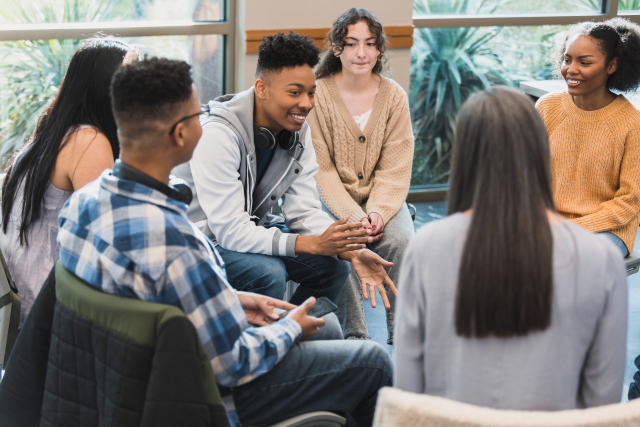 Peer Relationships in Adolescence - Horizon Services Peer Relationships in Adolescence - Horizon Services